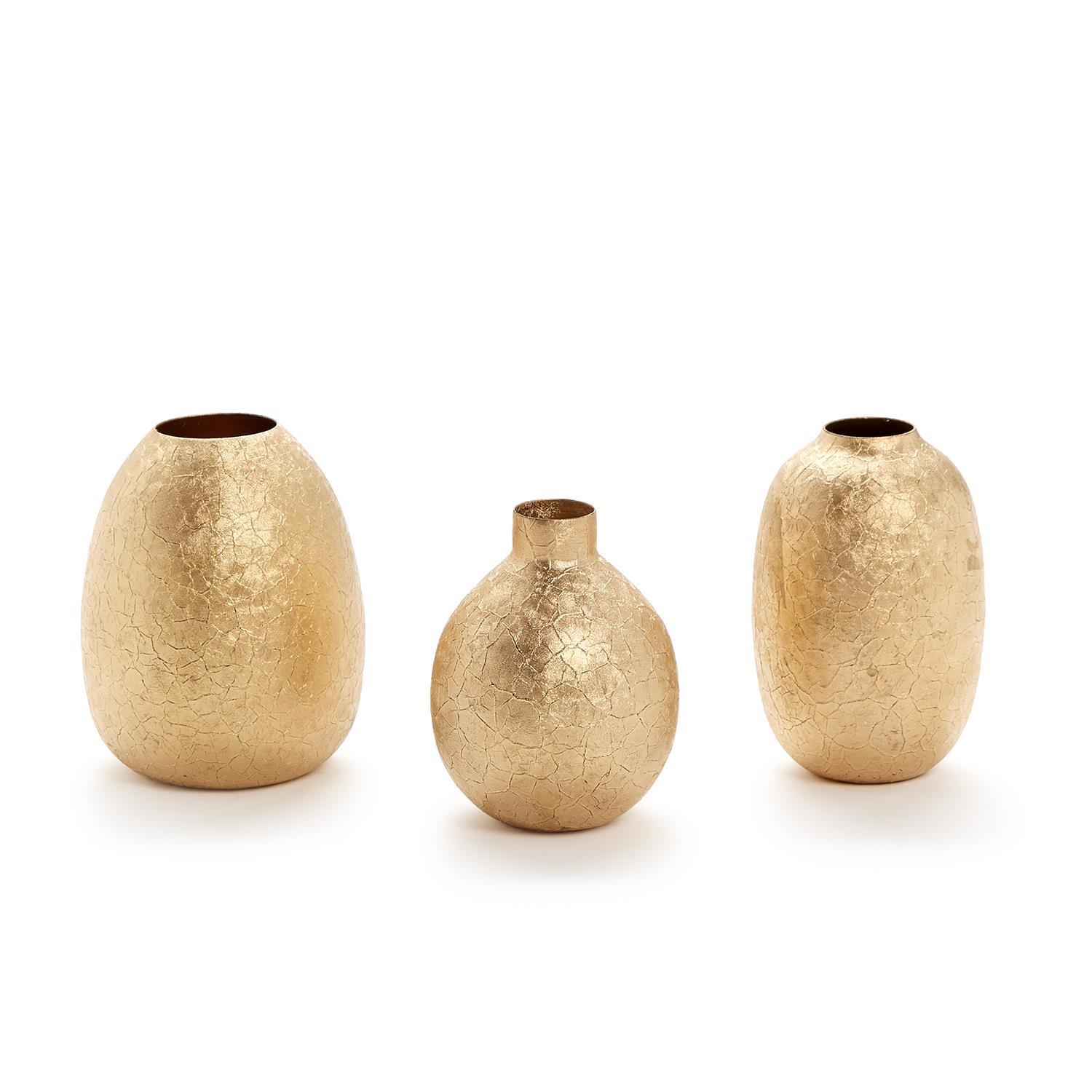 ceramic vases with texture