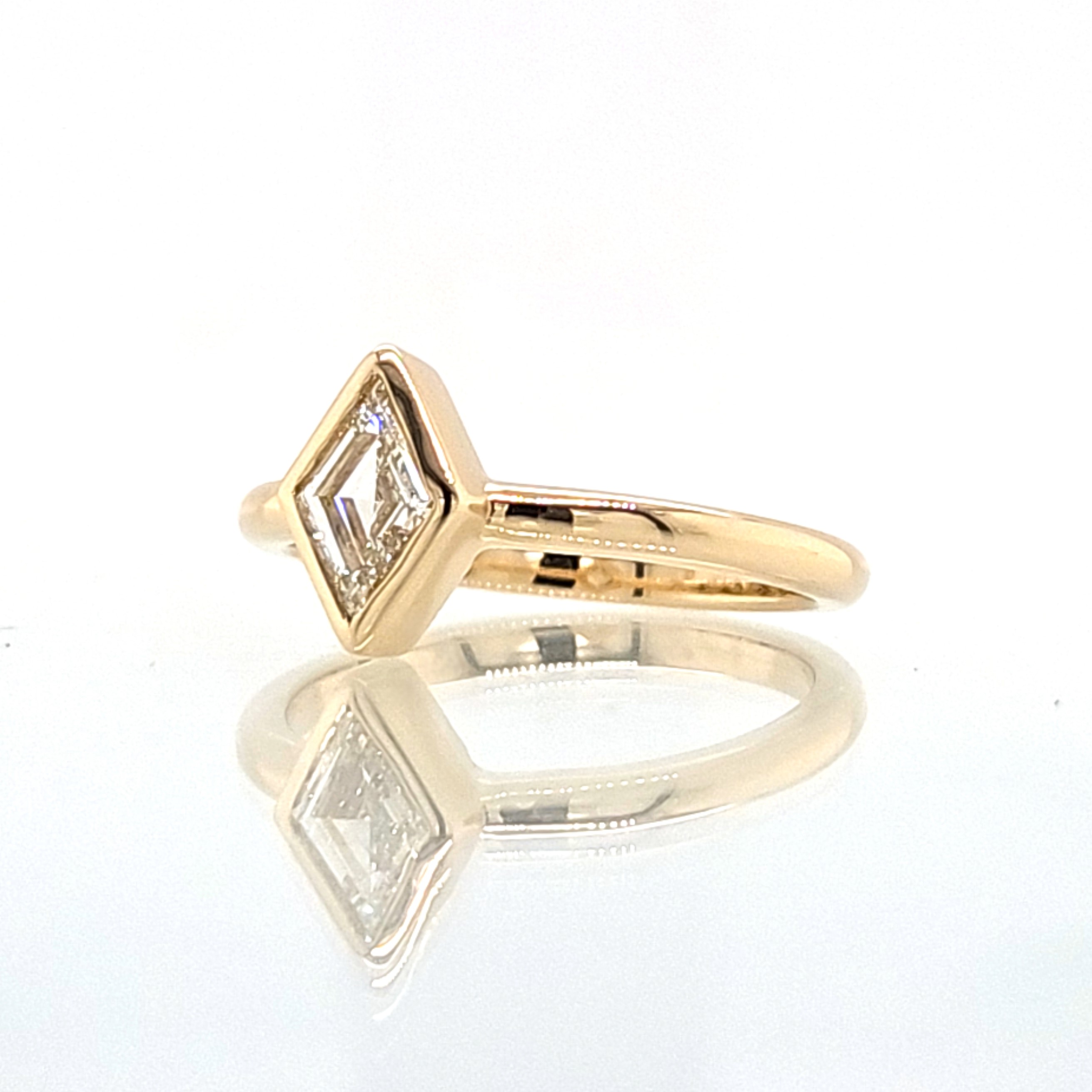 14K YG 0.61ct Kite shape bezel set diamond engagement ring [GIA]