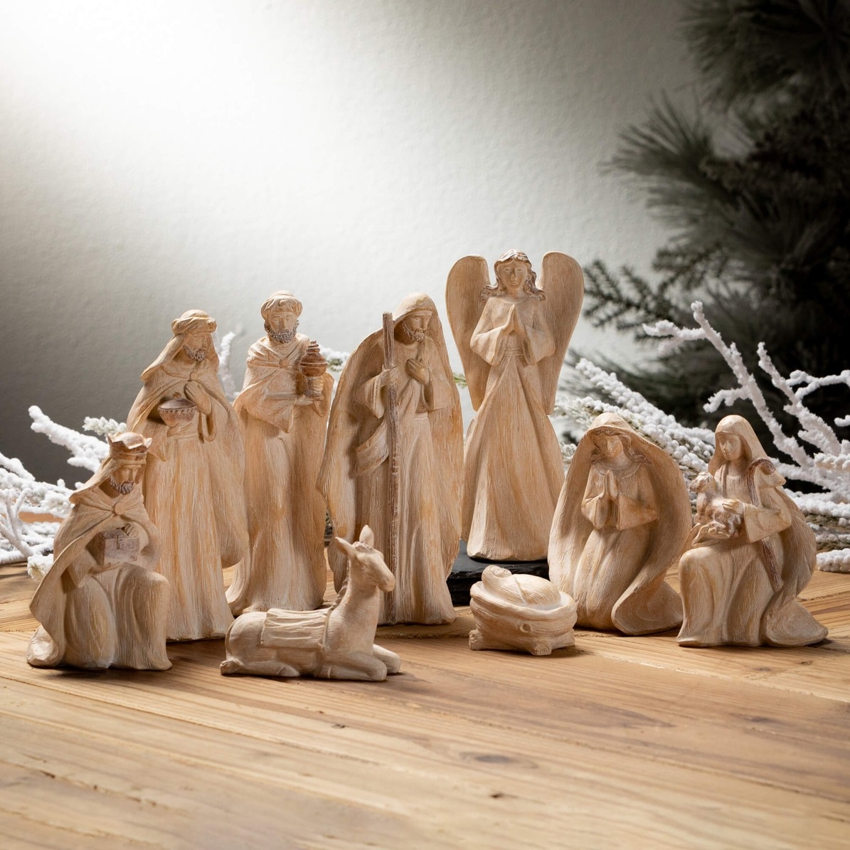 nativity set set up