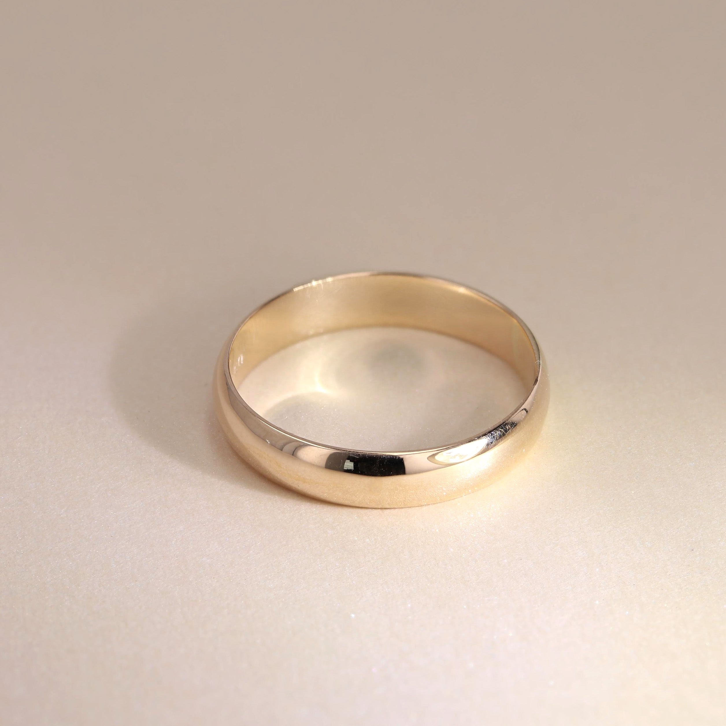 Estate Estate 14kt Yellow Gold Wedding Band Size 6.5 190298 | La Mine d ...