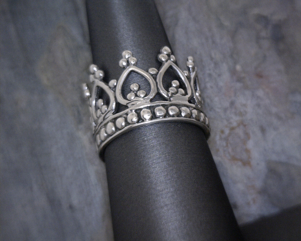 silver queen crown ring